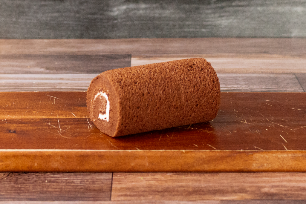 Chocolate Sponge Roll - 85C Bakery Cafe